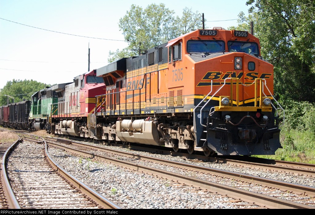 BNSF 7505, 765 & 8007
